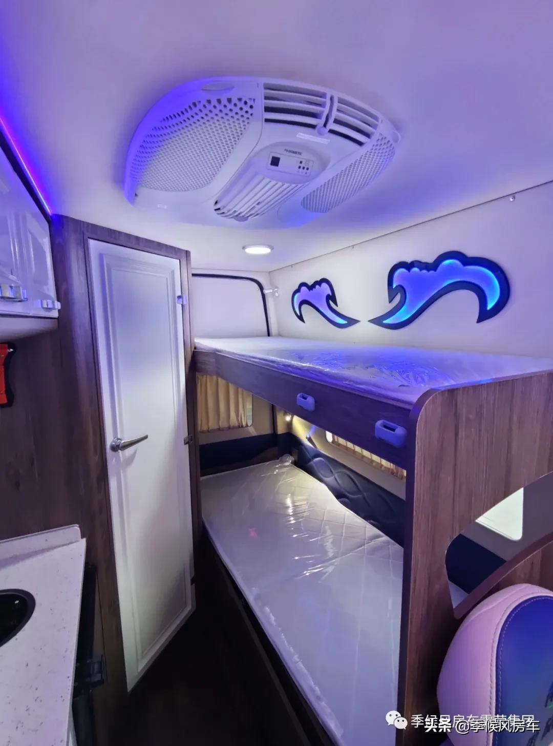 Ford's new-generation V348 long-axle high-roof B-type motorhome makes ...