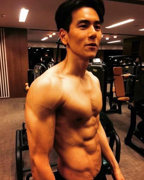 Peng Yuyan's figure is enviable?Good muscle dimension, 3 details shape ...
