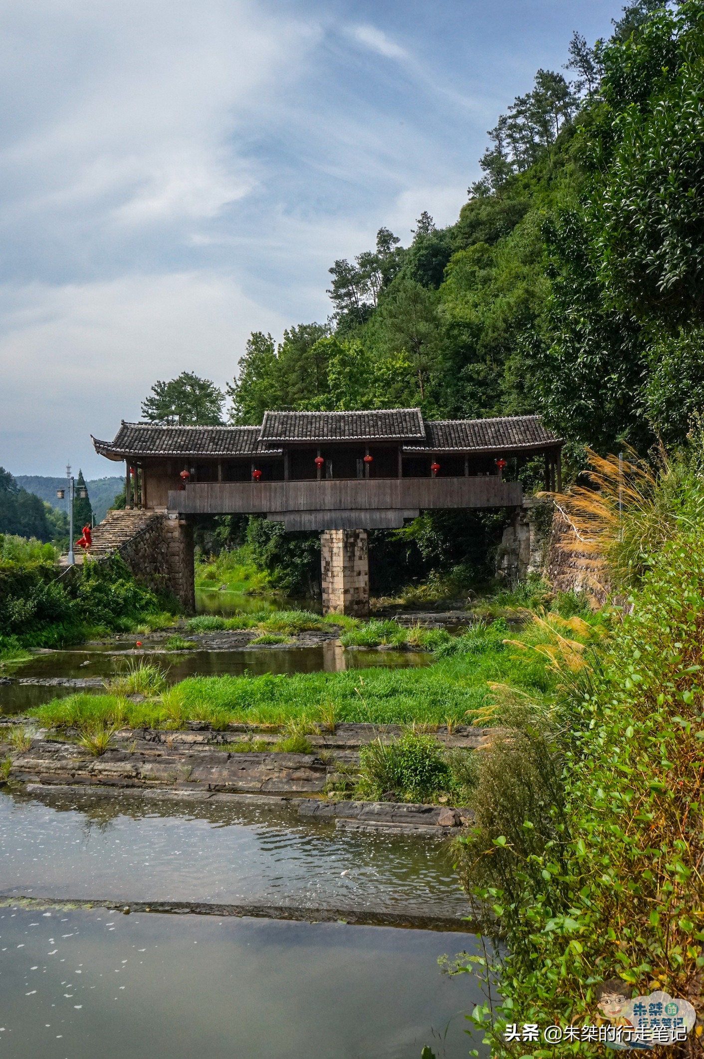The most culturally ancient covered bridge in Taishun, connecting three ...