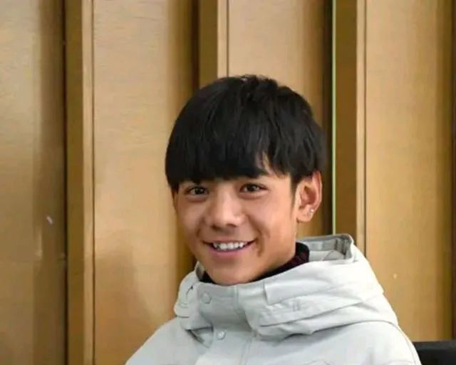 Ding Zhen has become a star! Take a blockbuster with cool eyes and sharp eyes, but lost the most ...