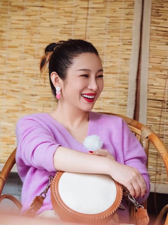 Wife's romantic travel: Jiang Qinqin's face is obviously blue, and Qin ...