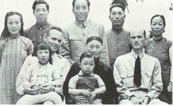 After the army leader Dai Li fell to his body and died, Dai Li's son ...