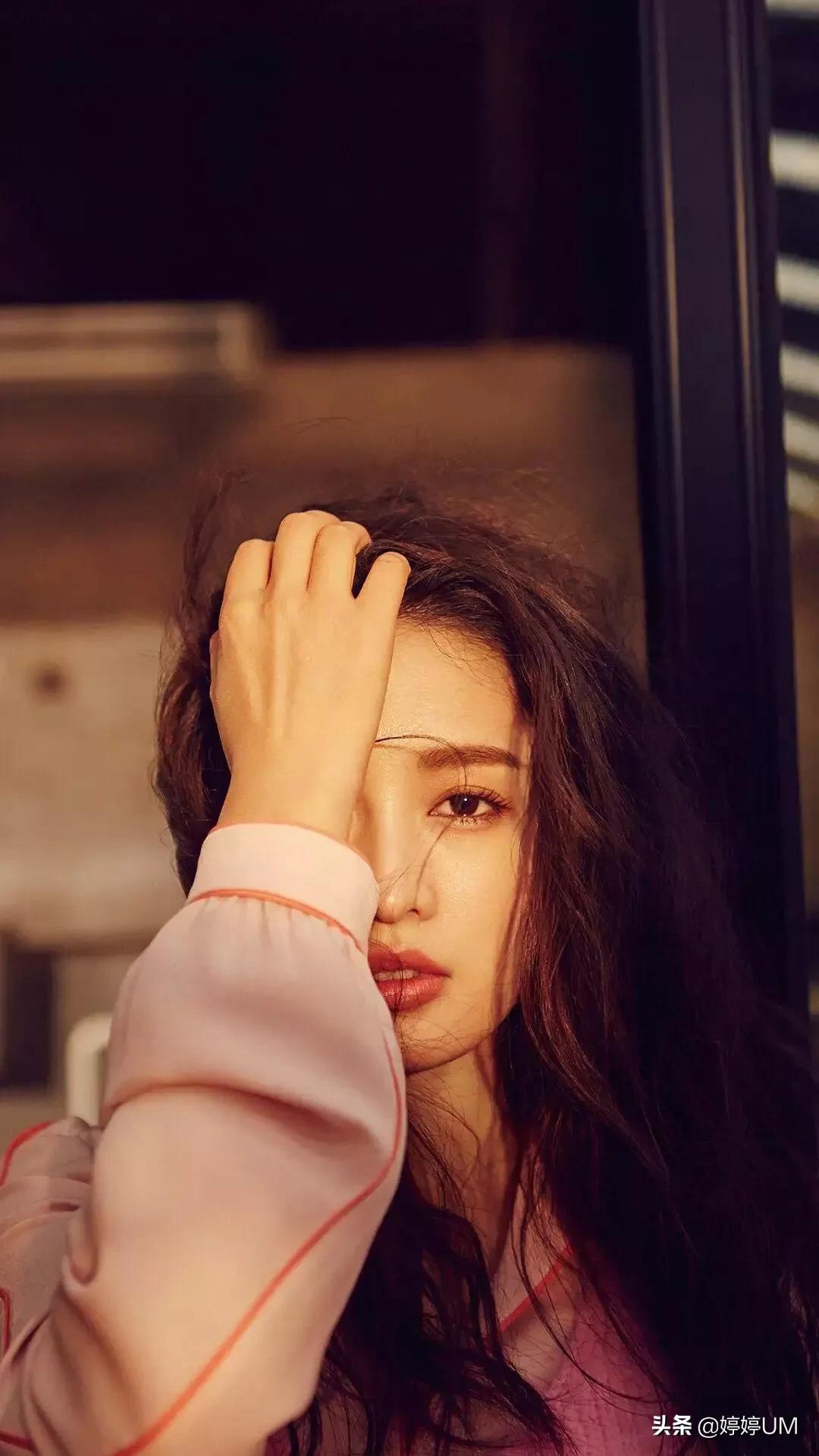 Li Qin, sexy and charming, hot body, beautiful appearance, good-looking ...