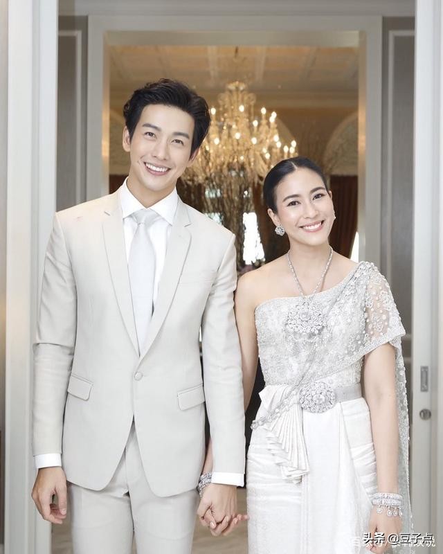 Thai Star Push meets his wife's wishes, full of green plants in villas ...