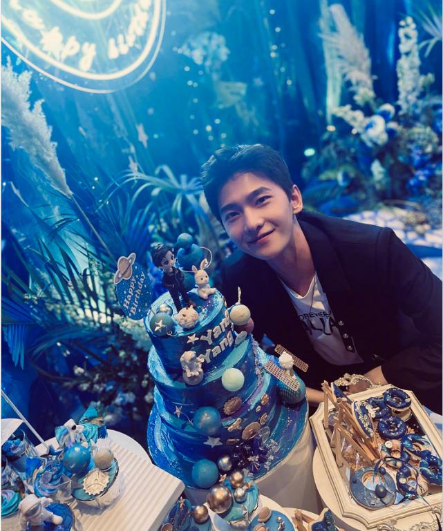 Wang Yanlin wrote about Yang Yang's birthday, witnessing the friendship ...