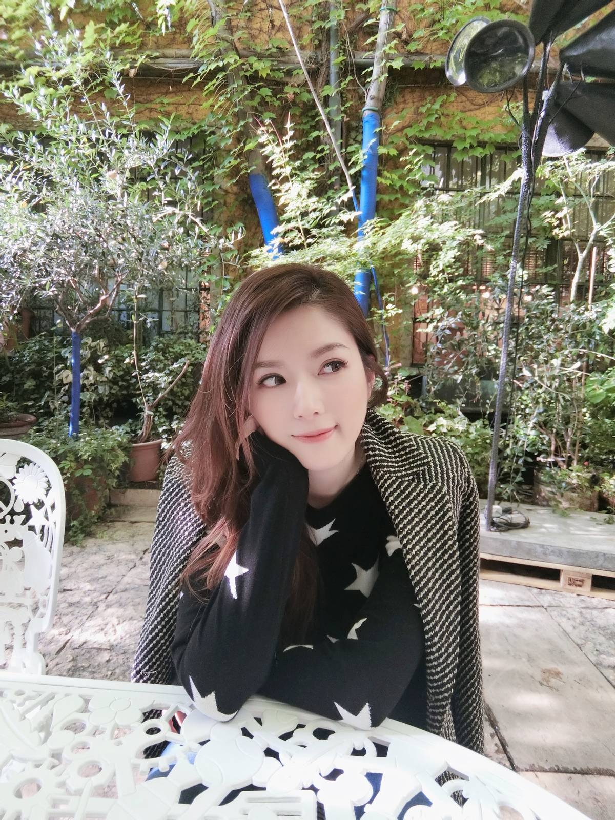 Aaron Kwok's former gossip girlfriend, Gou Yunhui, injured her head and ...