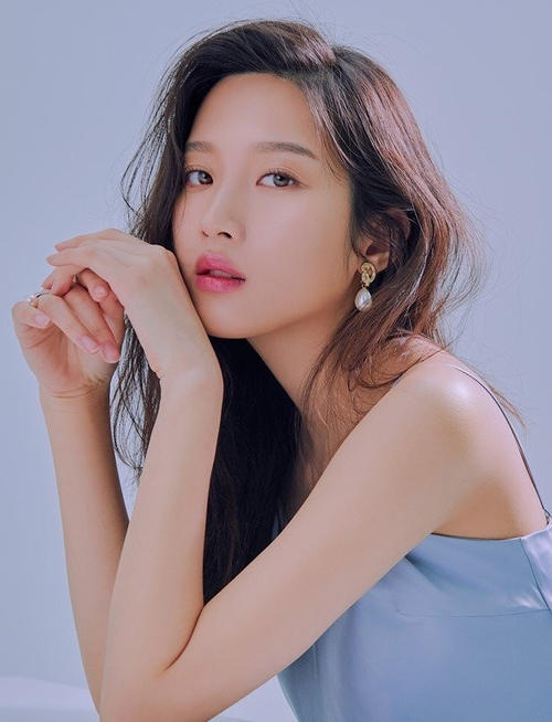 Korean actress Wen Jiajun, A4 waist + long legs, perfect match, practice the same style, 4 moves ...