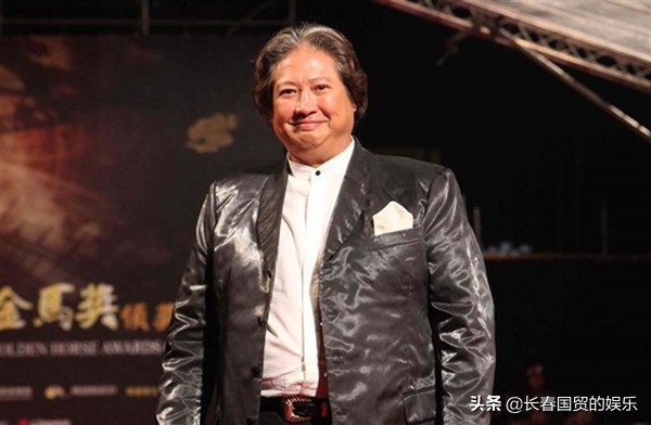 69-year-old Sammo Hung was in a wheelchair while strolling through the ...