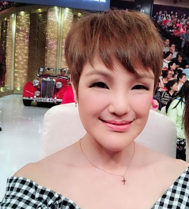 Are there any actresses in the entertainment industry with below ...