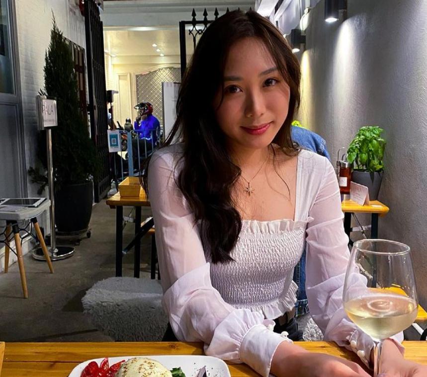 Li Lizhen's daughter was exposed to be in love with a musician. She was 23 years old and was in ...