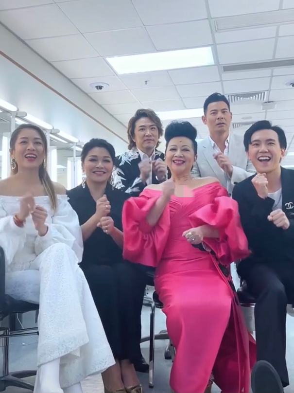 Xue Jiayan sits firmly in the c position, and Huang Zhixian is so cute ...