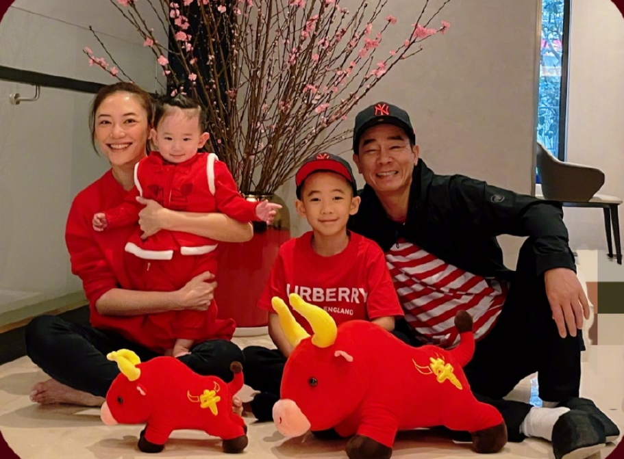 The face of Chen Xiaochun's second son is rarely exposed, and his ...
