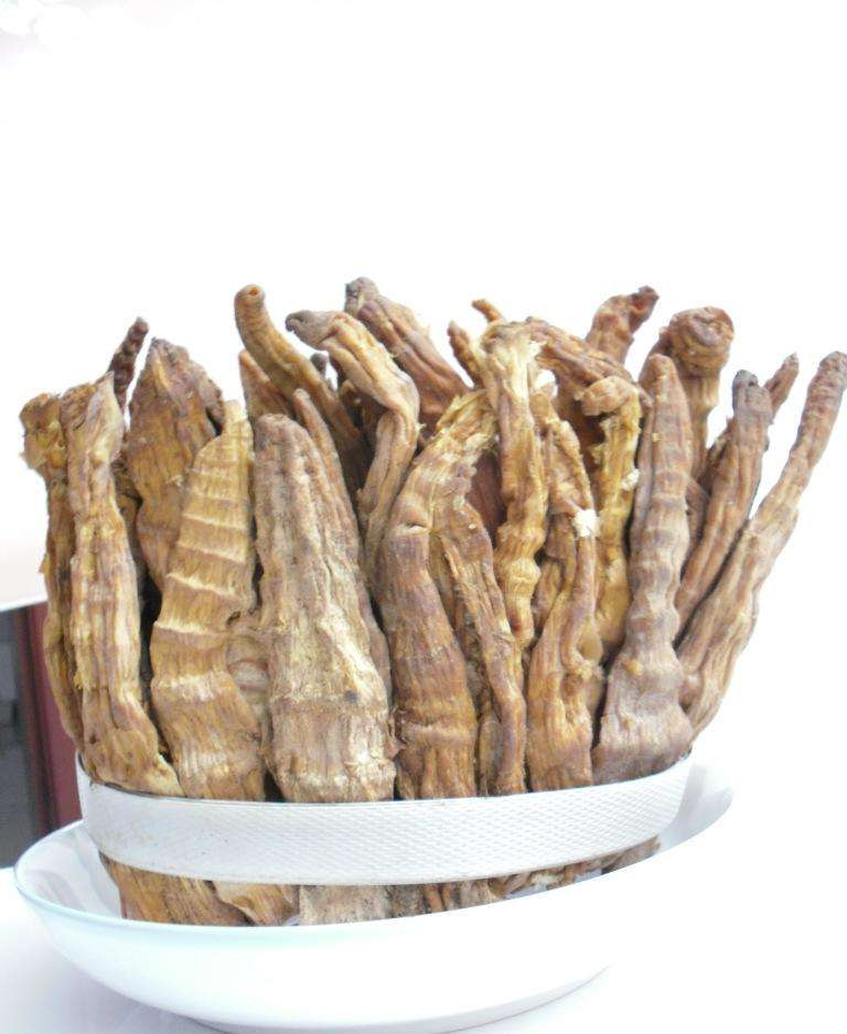 Duck meat and dried bamboo shoots make a special dish, delicious and ...