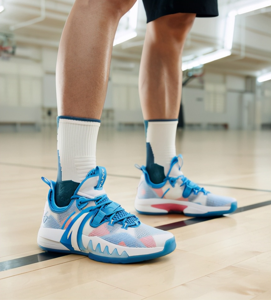 New color color is coming again! Gordon Hayward's new signature ball ...