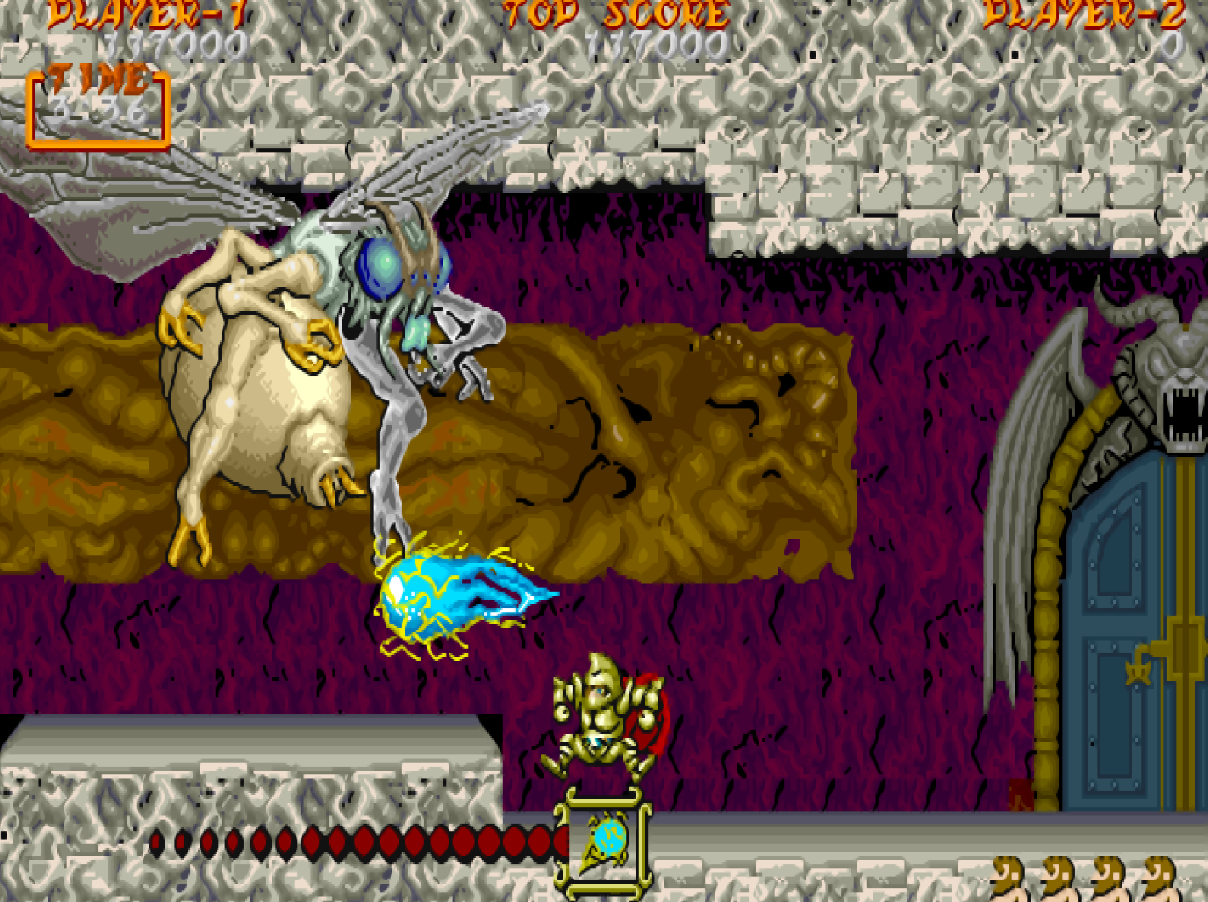 The suffocating BOSS in the arcade game makes people feel desperate the ...