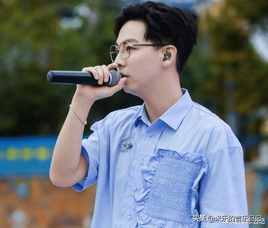 Hu Xia's heart-warming sing for the 2021 graduation season, in the same ...