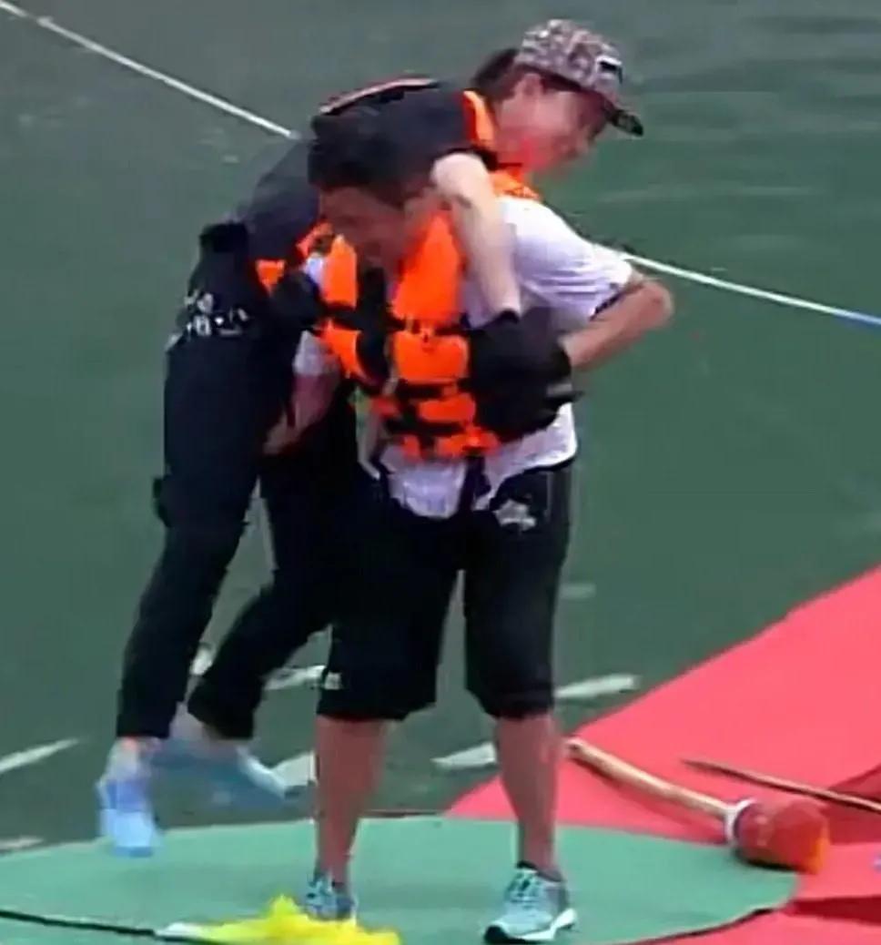 Qi Wei blocked Wu Jing from going, Qi Wei "I can't stand you touching ...