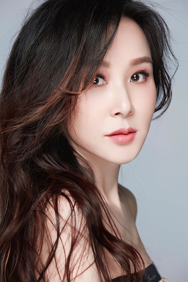 52-year-old Xiao Qiang takes selfies without makeup, she is still young ...