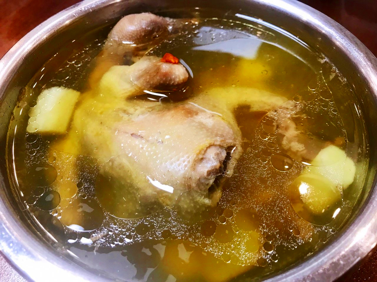 When stewing pigeon soup, do you use old pigeons or young pigeons?Teach ...