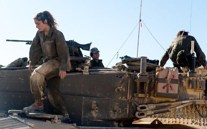 How strong are the female soldiers in Israel?Recently, all-female tanks ...