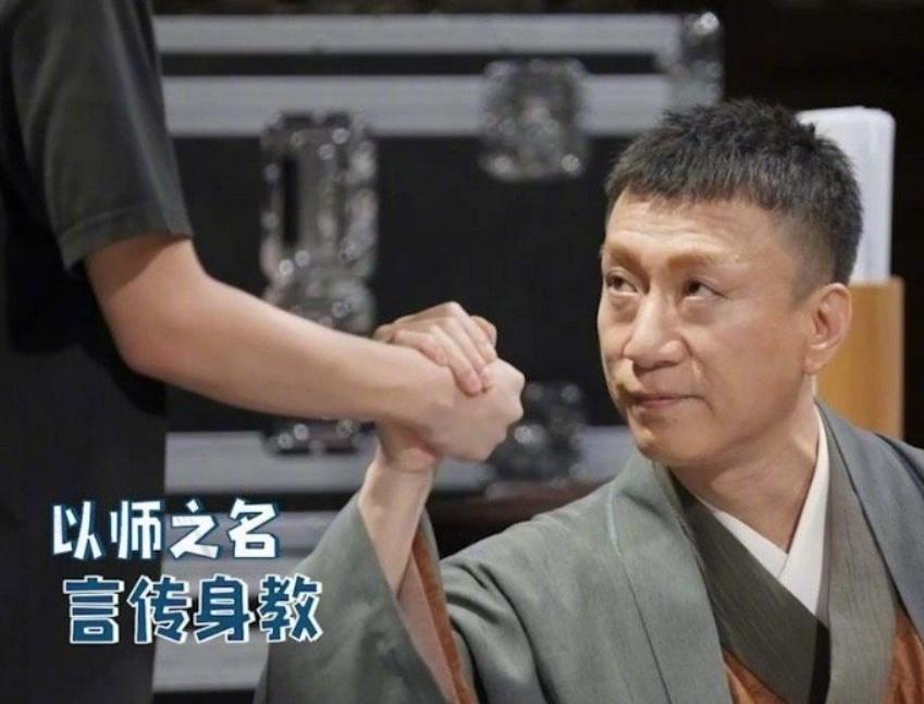 Sun Honglei persuaded the young actors to finish their studies, how to ...