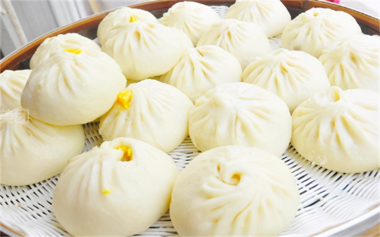 Su Manshu: Eat 50 steamed buns for a meal, drink 6 catties of ice water ...