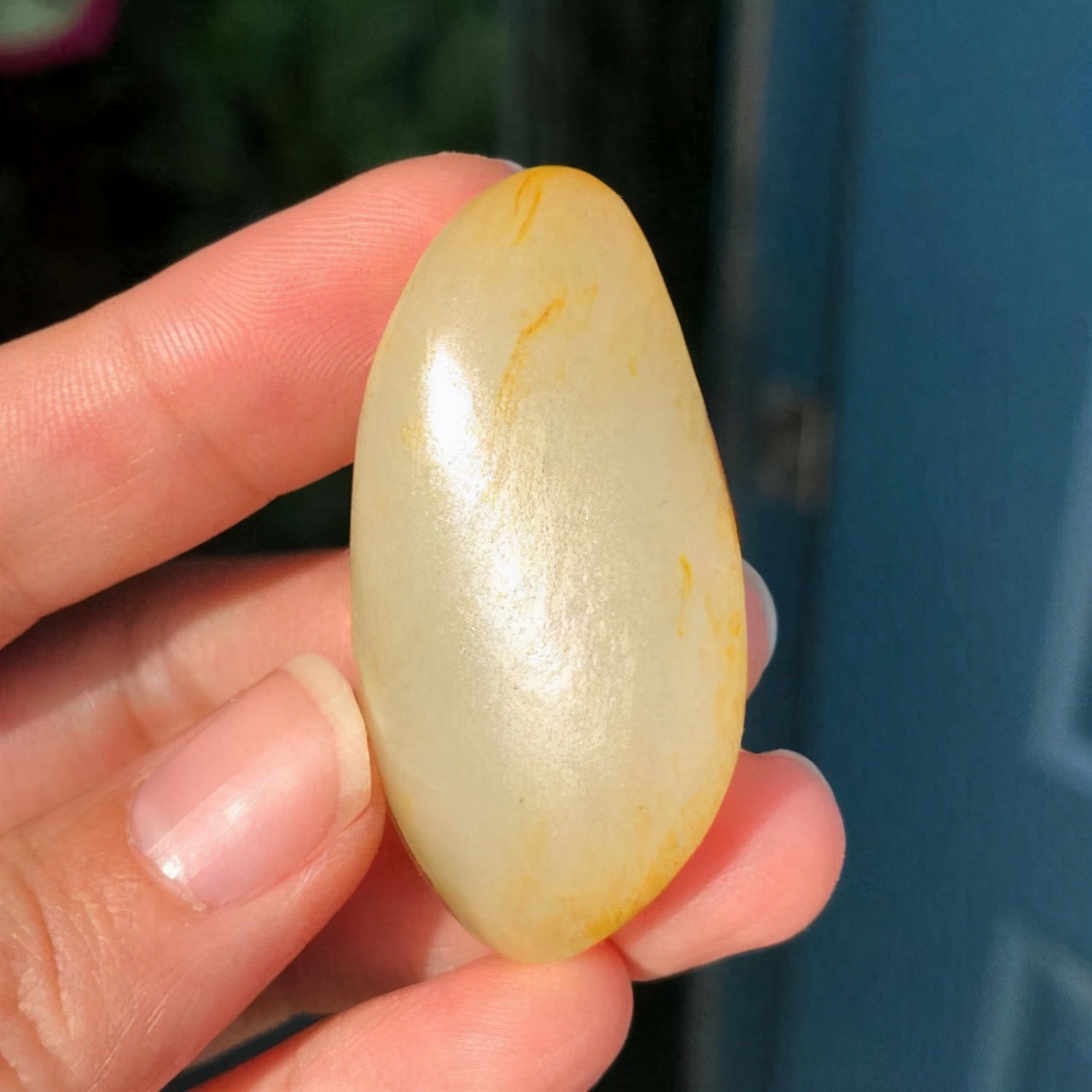 Don't insist on "mutton fat jade" anymore. Hetian jade is yellow and ...