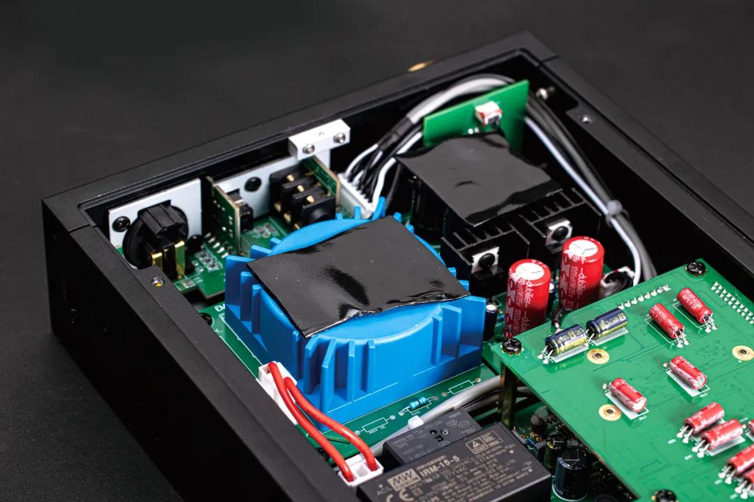 Shanling EM5 Desktop Android Player - iNEWS