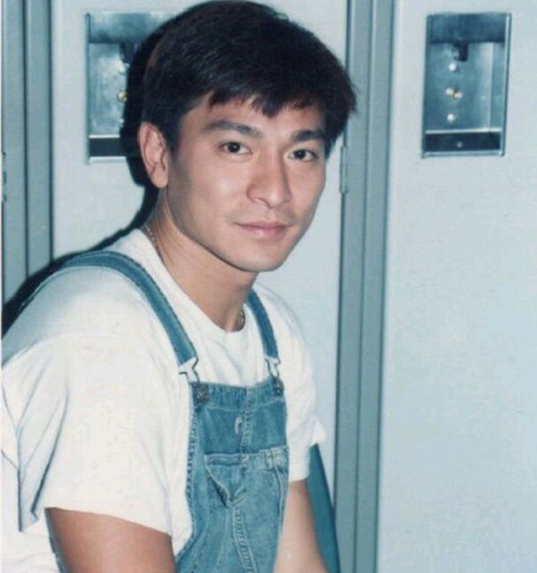 Andy Lau fans have an emotional breakdown and riots at the scene, and ...