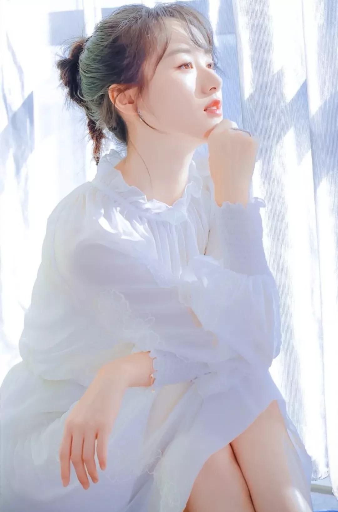 The most beautiful Yuan Bingyan loves Doujin and protects Yuan Bingyan ...