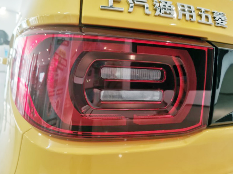 Wuling "Macaron" arrives at the store, the two-color appearance is more ...