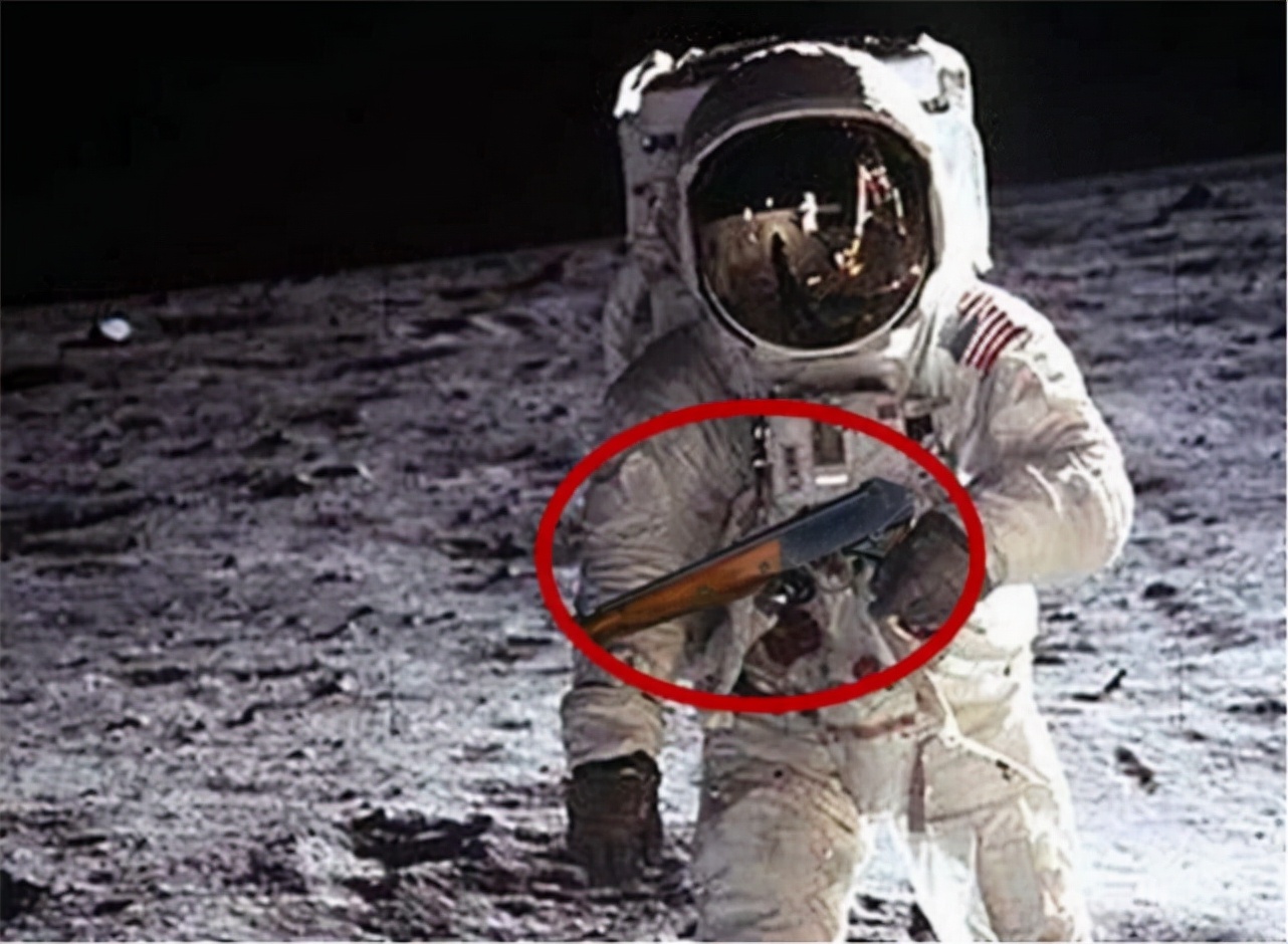 Why do astronauts carry guns in space?Wang Yaping also brought it. What ...