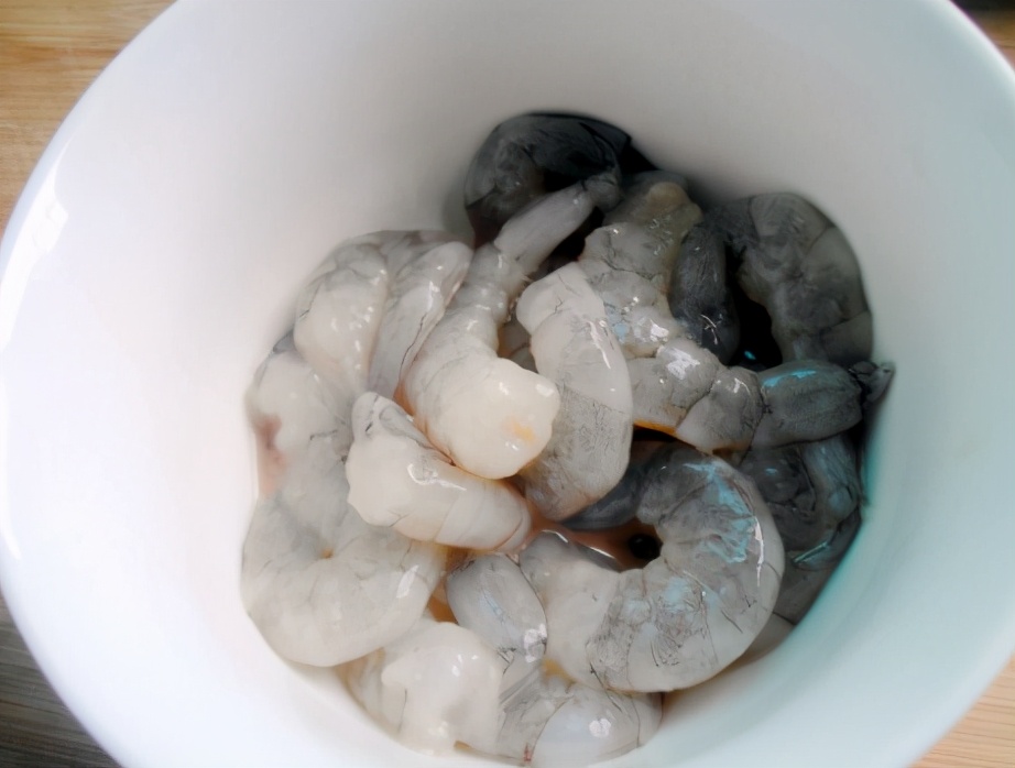 In April, the layman eats pork, and the insider eats shrimp. The ...