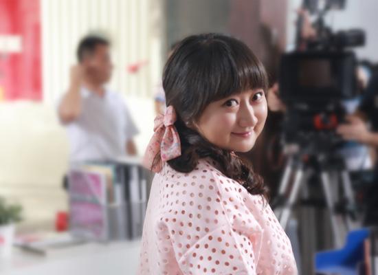 She was Tang Yan's best friend! Now Li Qin's little follower, still ...