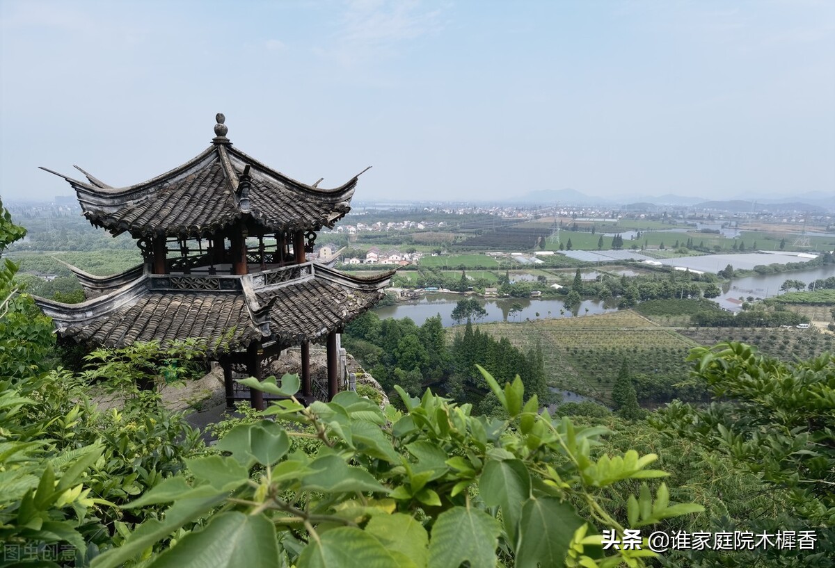 Lu You lives in Shanyin leisurely, writes the first words, only the ...