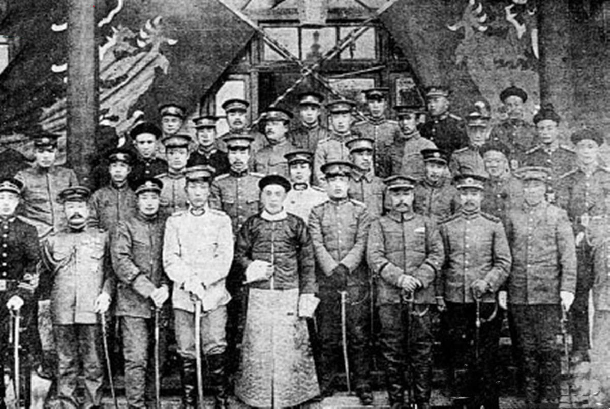 The teacher of Liu Xiang and Yang Sen slapped Chiang Kai-shek and ...