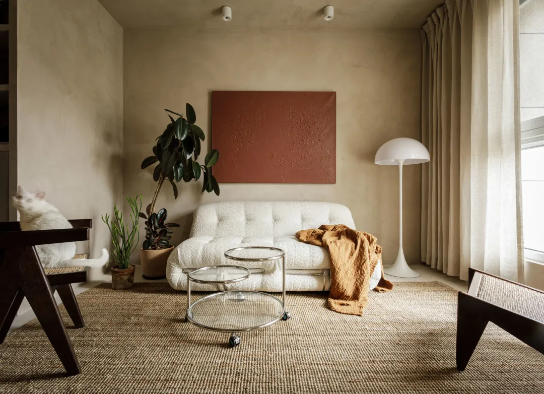 64 square meters is comparable to 150 square meters, and small kitchens ...