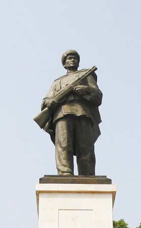 Real photos of battle hero Qiu Shaoyun were exposed 54 years later - iNEWS