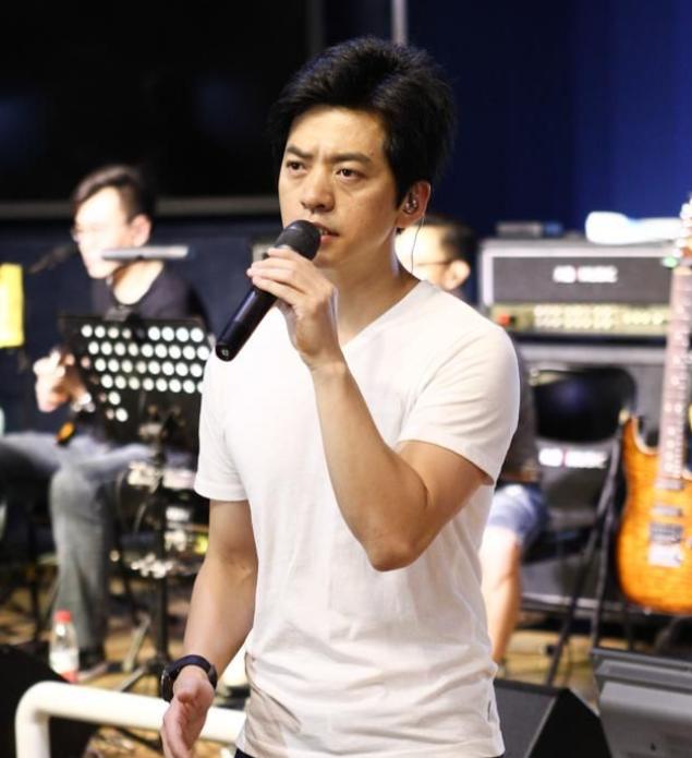 Li Jian's wife Meng Xiaobei: I met Li Jian at the age of 5, married for ...