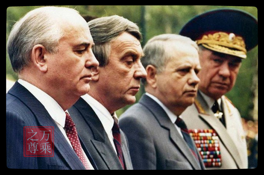 Three days to shake the state of the Soviet Union to see how easy it is ...