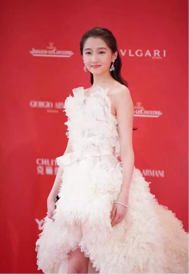 Beautiful legs Wu Xuanyi big power Song Qian Guan Xiaotong - iMedia