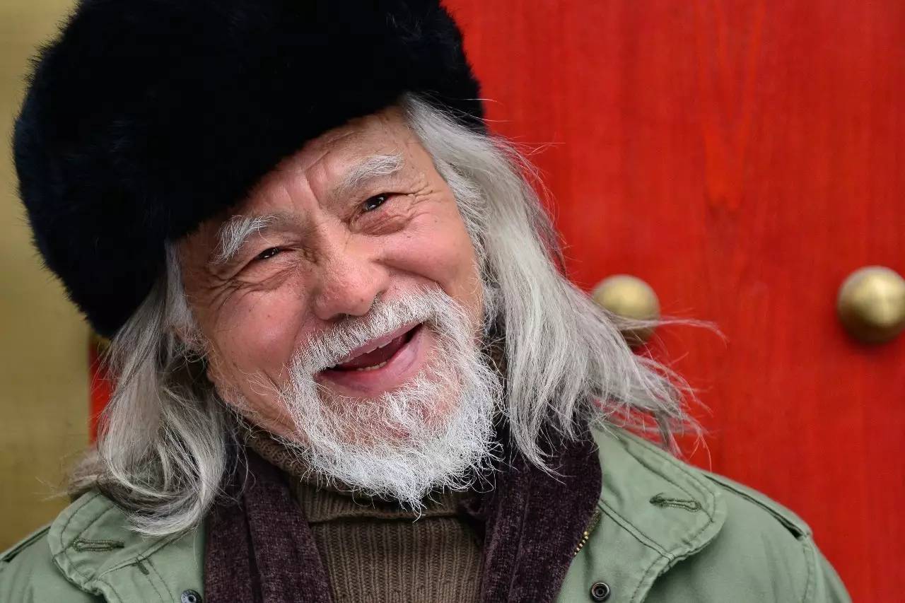 "Doting Wife and Devil" Wang Deshun: Adhere to fitness for 35 years, 85 ...