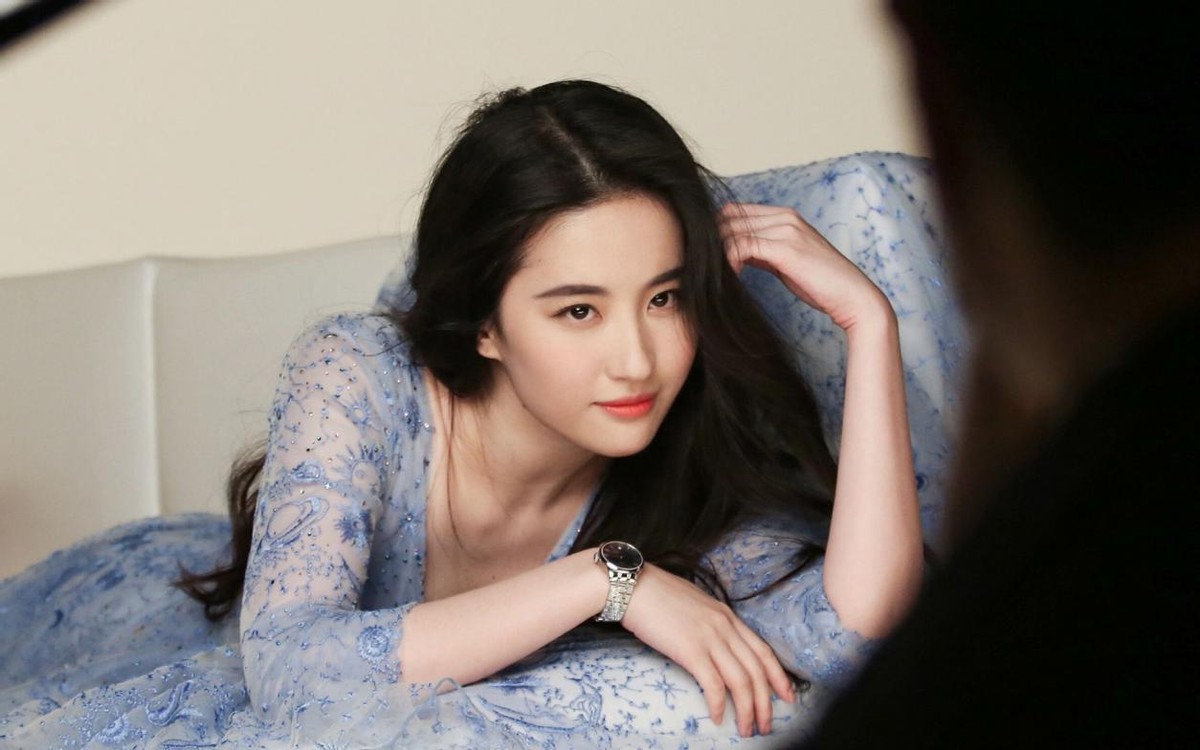 The actress of the acting play, Wang Xiaochen kisses the play, Zhang ...