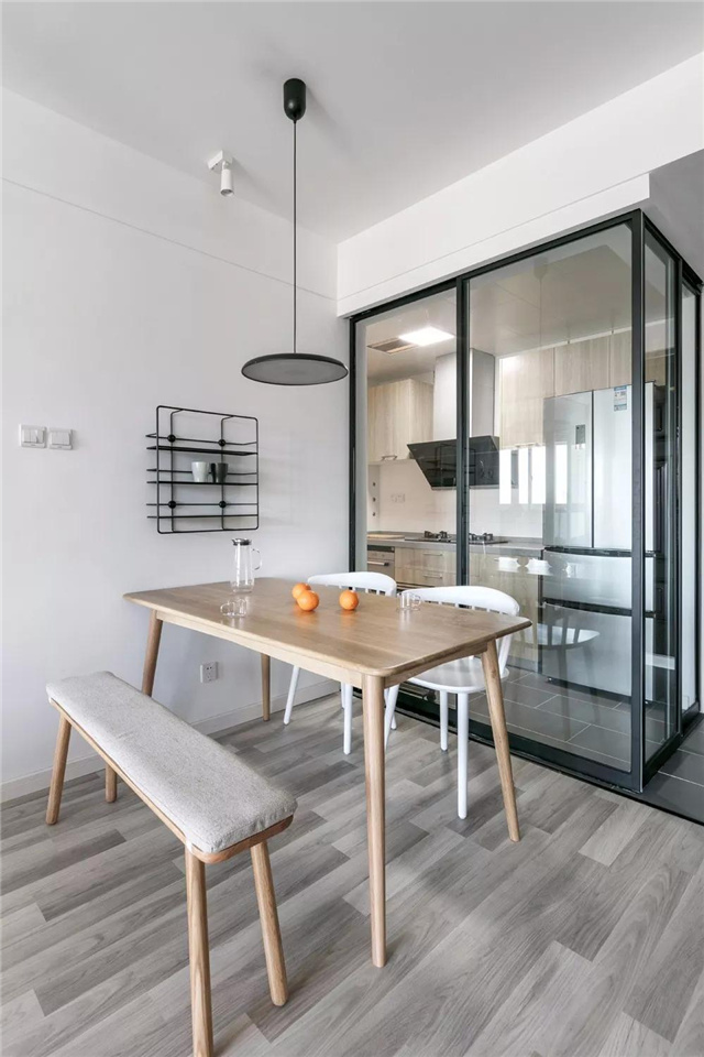 The small 3 bedrooms of 60 square meters were transformed into 2 ...