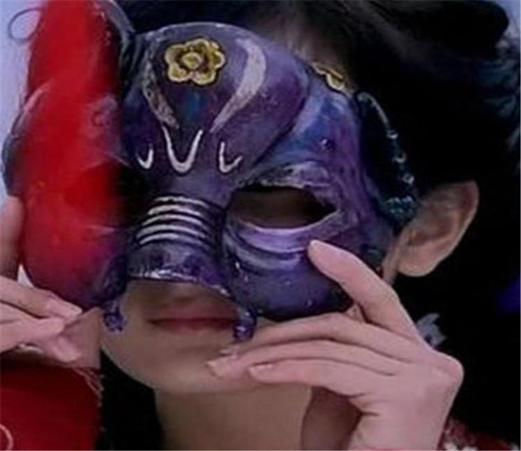 12 "mask beauties": all are amazing, if you recognize the last one ...