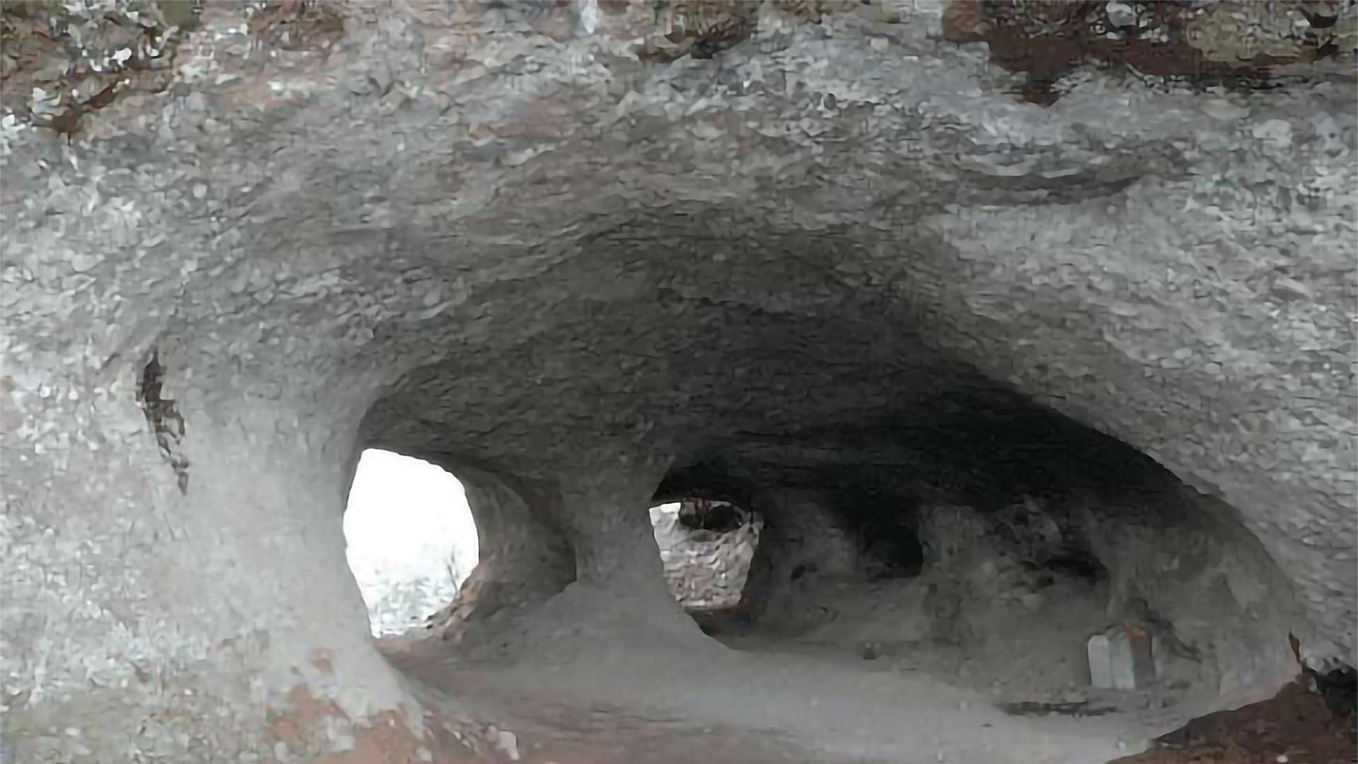 Java Valley Cave, Indonesia: A "cannibalistic" cave, legend has it that ...