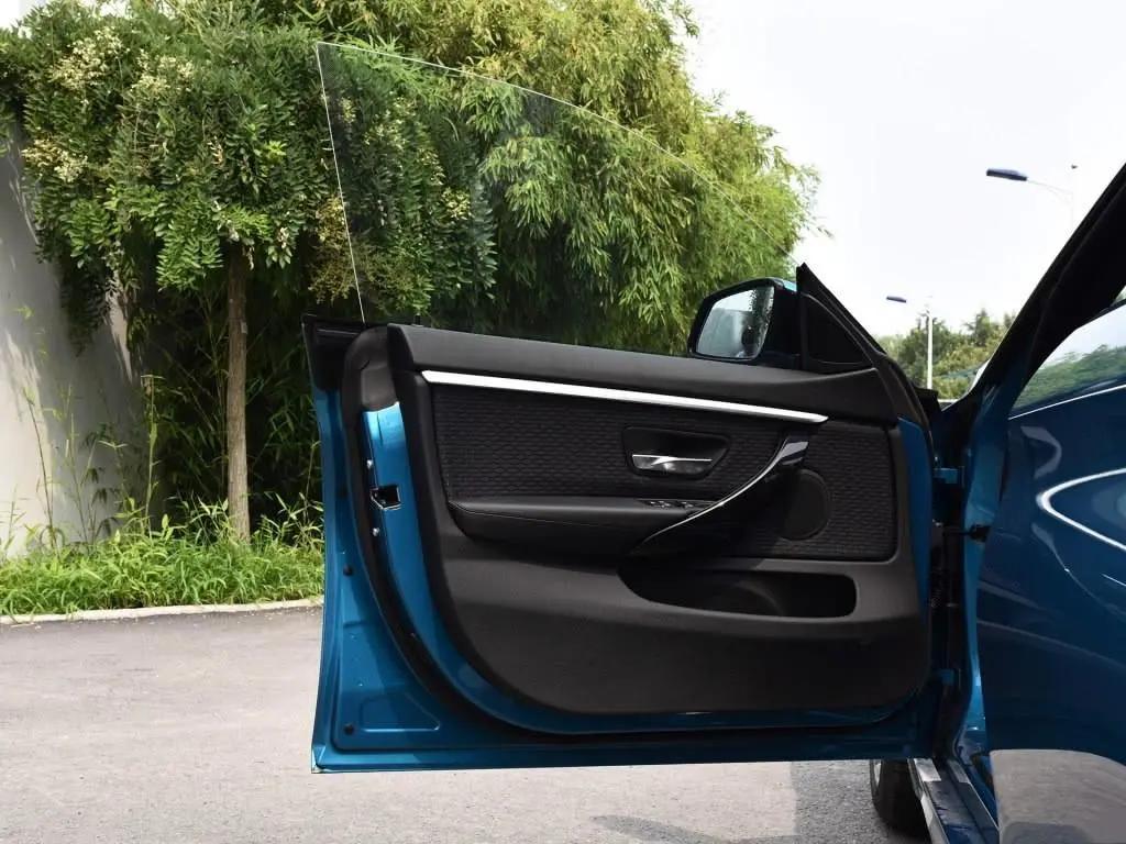 Cheap but good for girls, these frameless car door sedans tell you what ...
