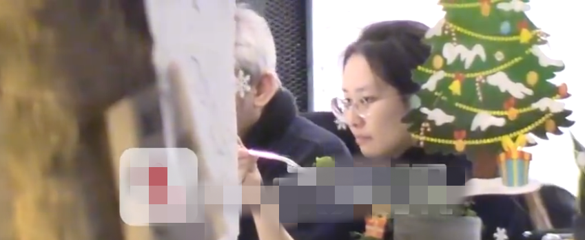 70-year-old Tsui Hark took his 30-year-old girlfriend on a date. He ...