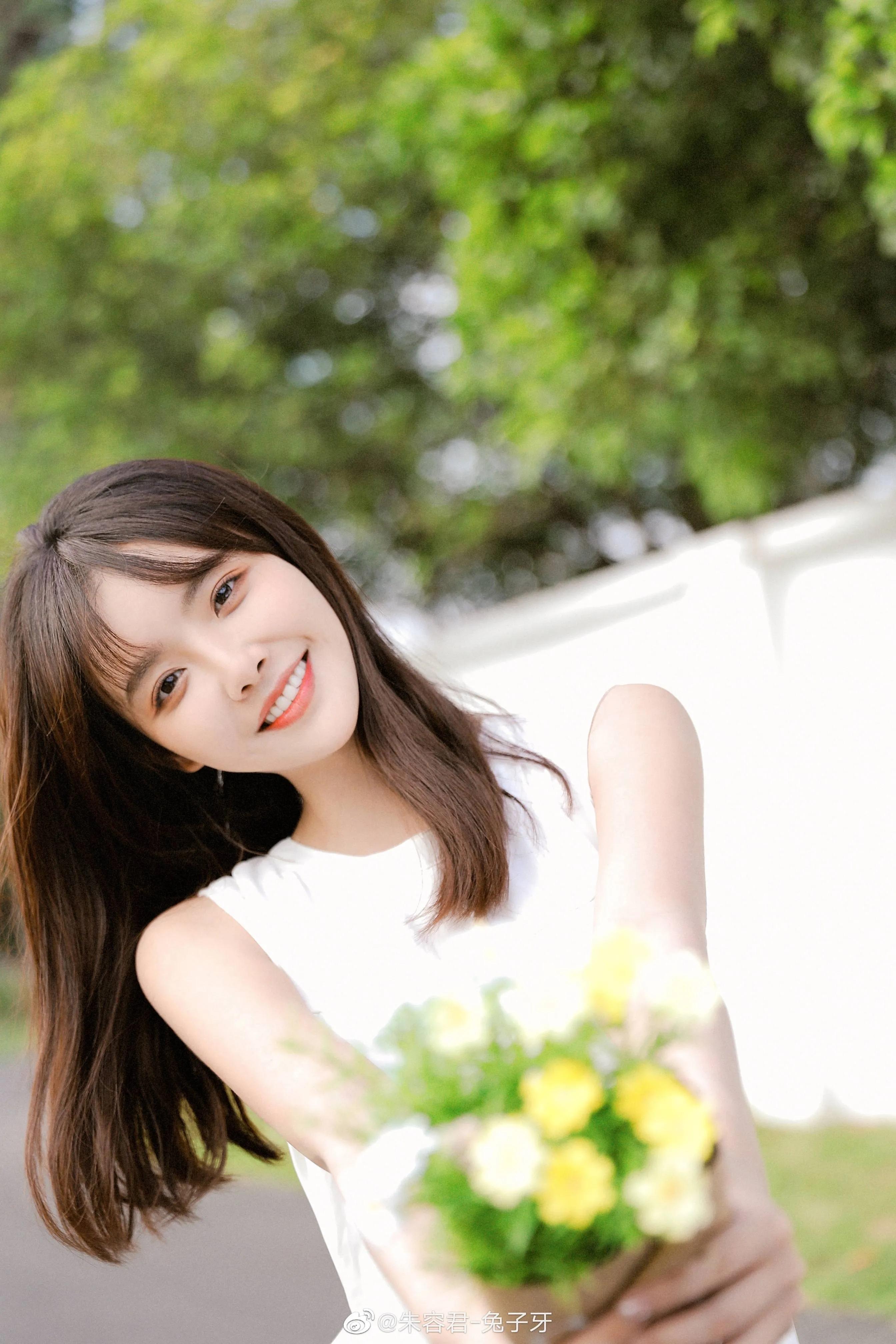 Whose first love: Zhu Rongjun - iNEWS