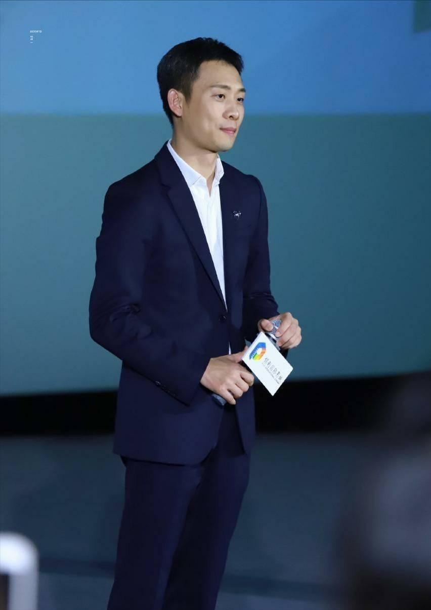 Stop blowing big eyebrows!These 5 male actors tell you that they can be ...